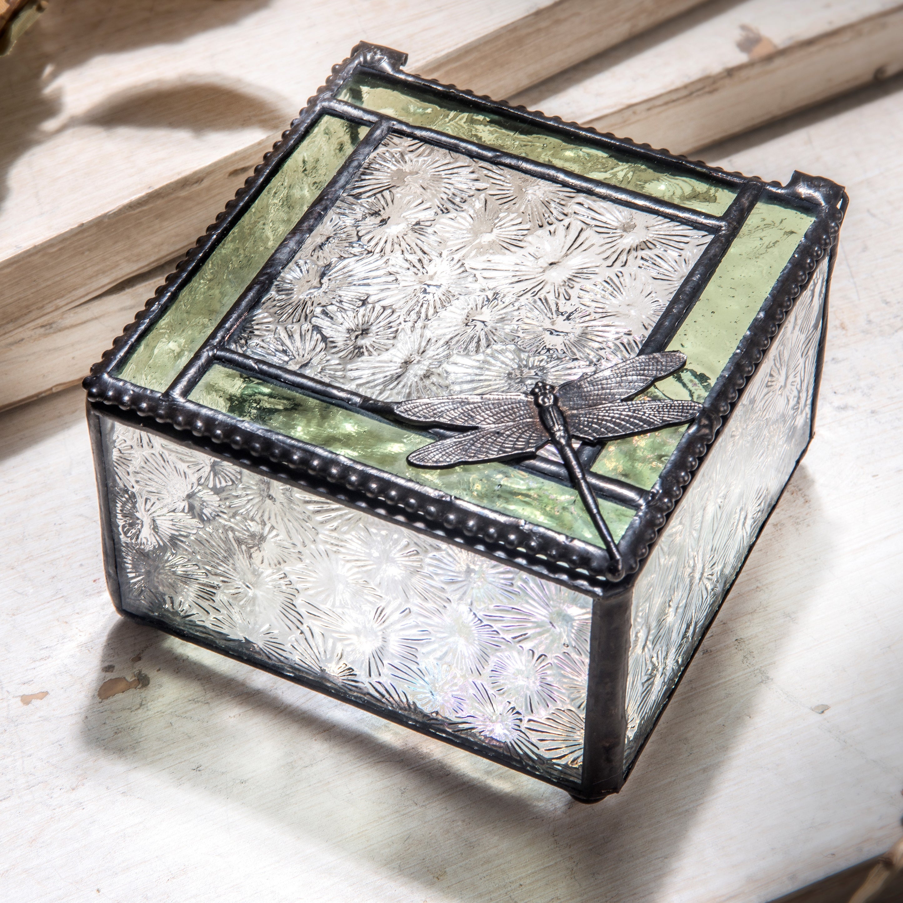 Dragonfly Keepsake Box 141 – J Devlin Glass Art