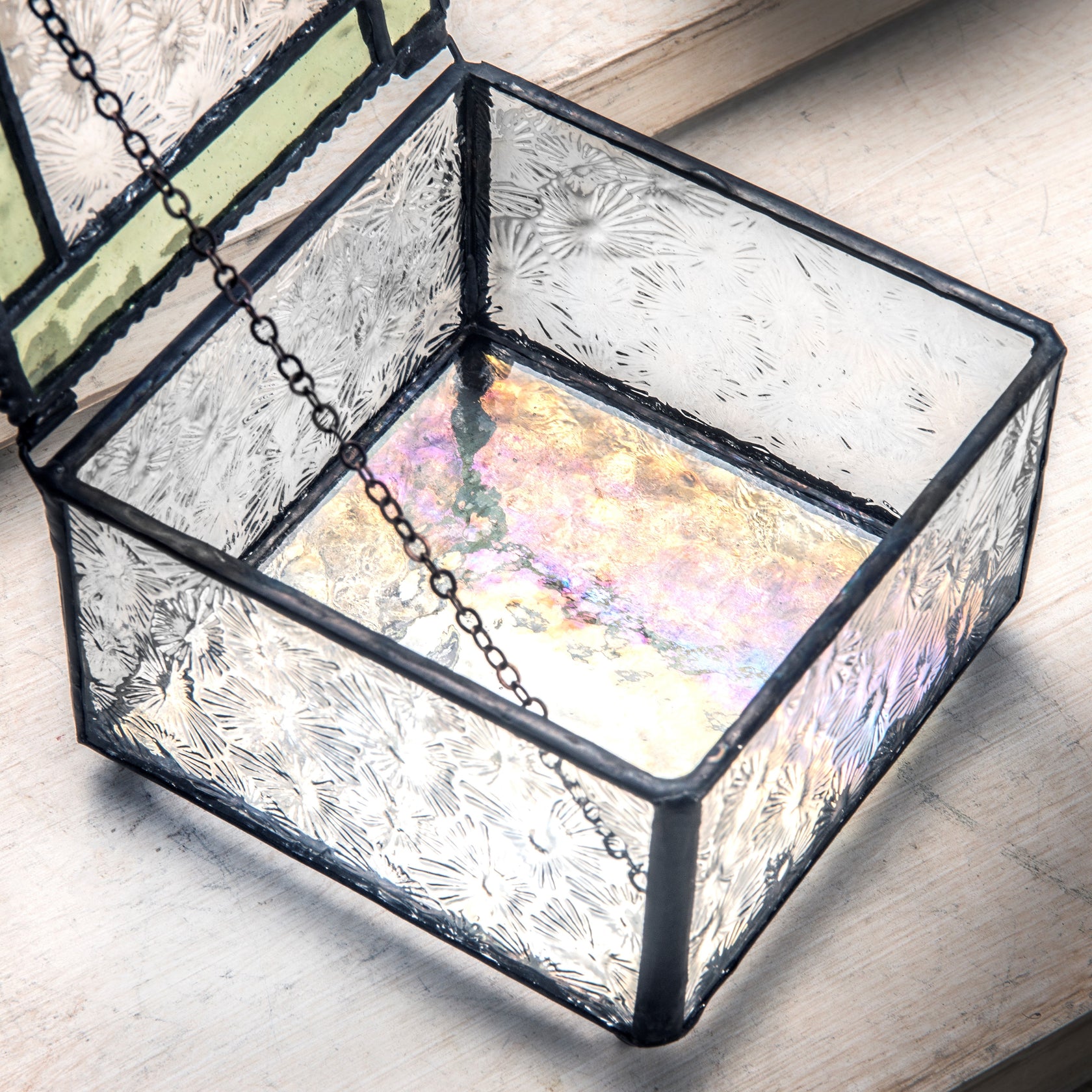 Dragonfly Keepsake Box 141 – J Devlin Glass Art